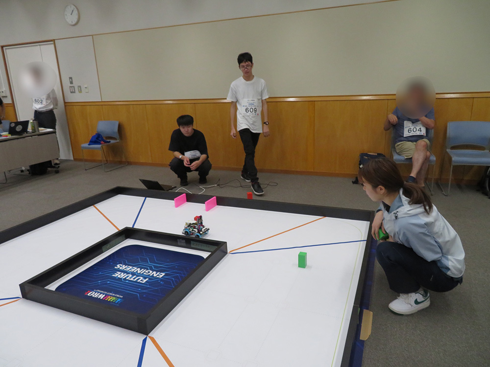 北陸職業能力開発大学校 - 【WRO Japan 2025 Future Engineers 競技で準優勝しました！】
